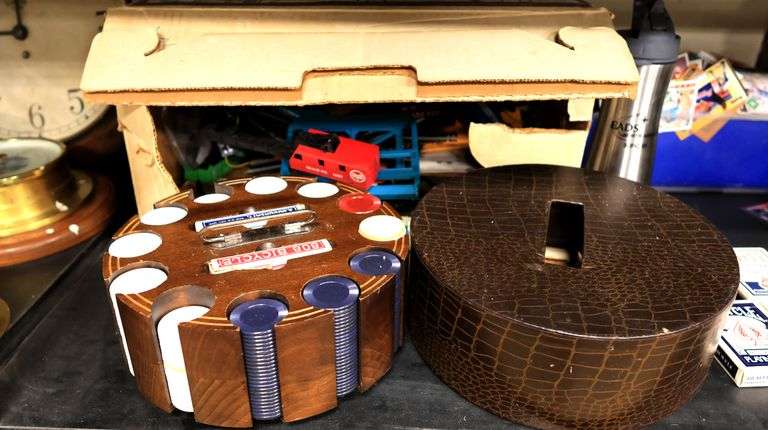 Lot Vintage Poker Chips & Playing Cards, Baseball Cards, Train Toy Etc ...