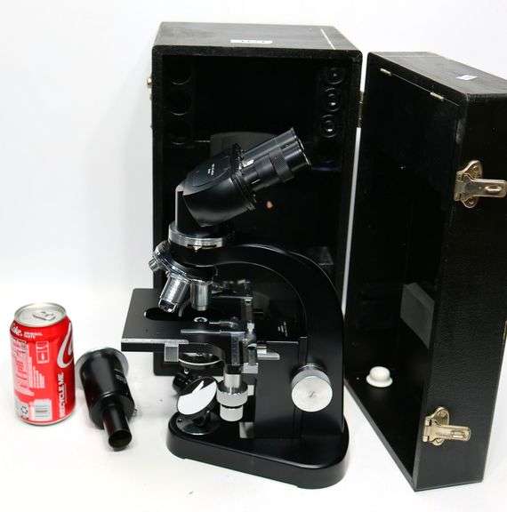 Vintage Ernst Leitz Microscope with Case - Dixon's Auction at Crumpton