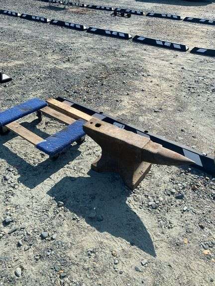 *NO STORAGE* Large Anvil and Anvil Transportation Unit *BRING HELP TO ...