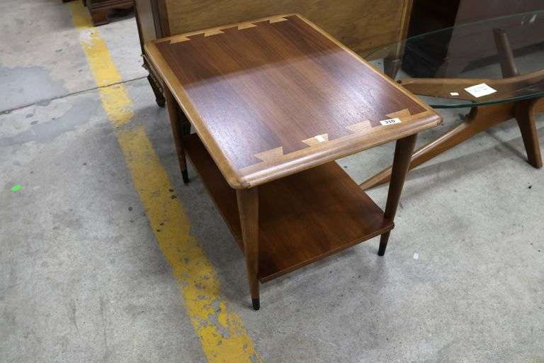 Lane MCM Walnut End Table - Dixon's Auction at Crumpton
