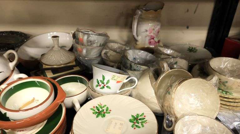 Stangl China, Holly China, Glass Collector Plates - Dixon's Auction at ...