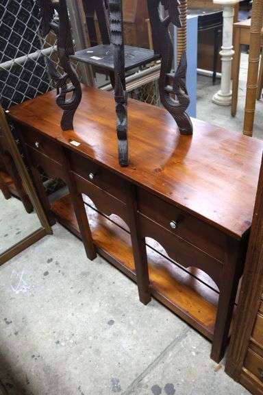 Modern Farmhouse Pine Server - Dixon's Auction at Crumpton