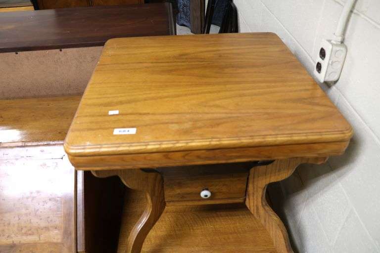 Pair Modern Oak End Tables - Dixon's Auction at Crumpton