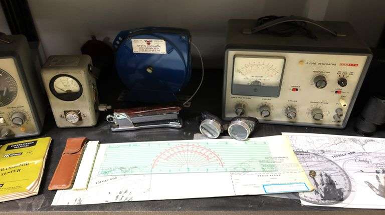 Lot Vintage Auto Generator, Resistance Decade Box, Transistor Tester ...