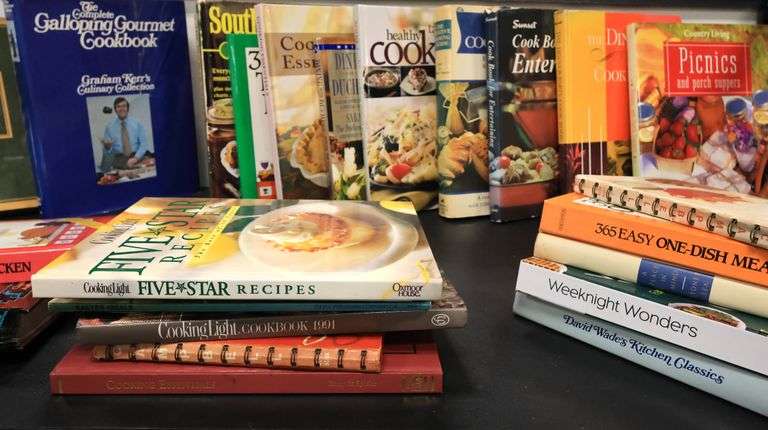 Lot of Cook Books - Dixon's Auction at Crumpton