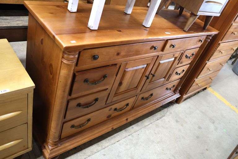 Modern Farmhouse Pine Server, Wear - Dixon's Auction at Crumpton