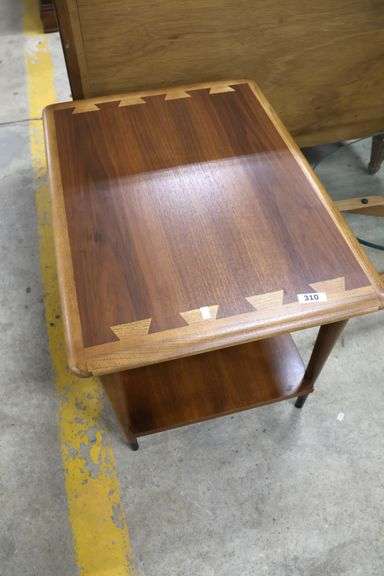 Lane MCM Walnut End Table - Dixon's Auction at Crumpton