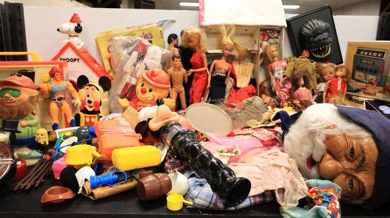 Generous Lot of Vintage to Contemporary Toys and Pop Culture Items ...