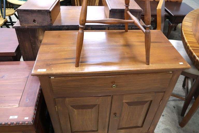 Modern Farmhouse Pine Server - Dixon's Auction at Crumpton