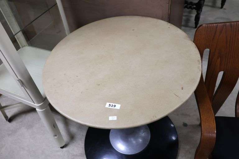 MCM Table - Dixon's Auction at Crumpton