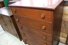 5 Drawer Maple Chest, Finish Wear - Dixon's Auction at Crumpton
