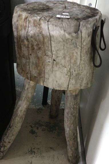 Primitive Chopping Block - Dixon's Auction at Crumpton