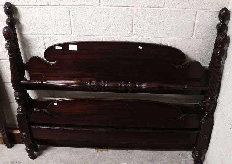 Colonial Revival Mahogany Pineapple Post Bed - Dixon's Auction at Crumpton