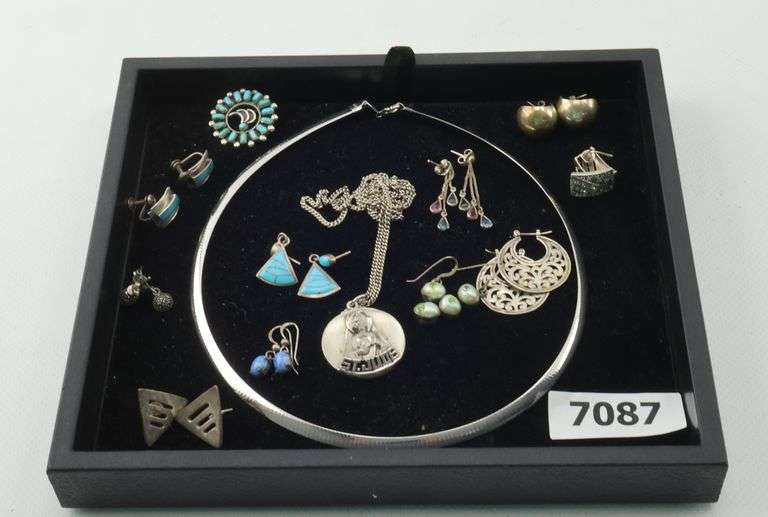 Sterling Silver Jewelry Lot - Dixon's Auction at Crumpton