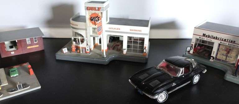Lot of Miniature Model Railroad Buildings , Die-Cast Corvette Models ...