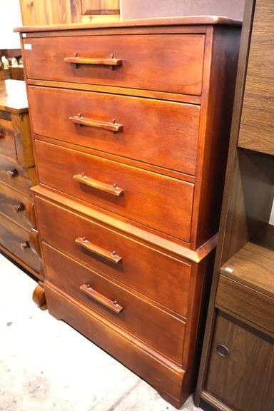 Cushman MCM Maple Chest - Dixon's Auction at Crumpton