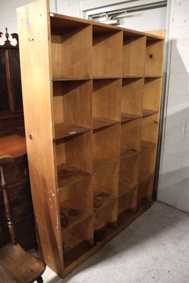 Modern Farmhouse Cubbies - Dixon's Auction at Crumpton