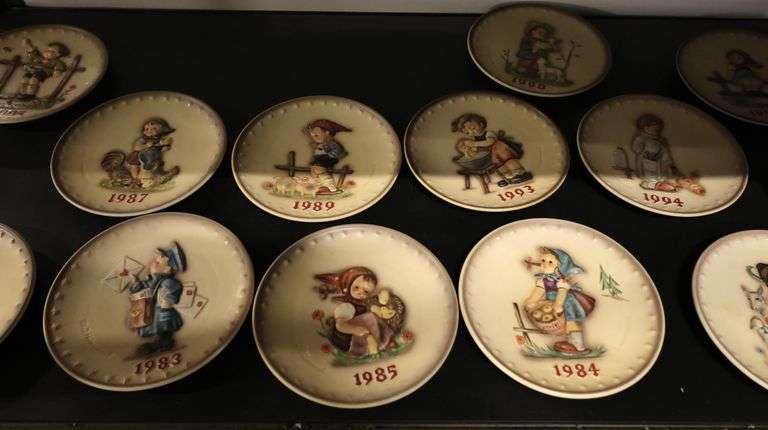 Lot of Hummel Goebel Birth Year Plates - Dixon's Auction at Crumpton