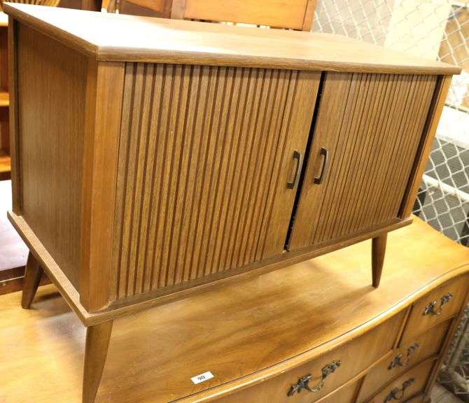 MCM Record Cabinet - Dixon's Auction at Crumpton