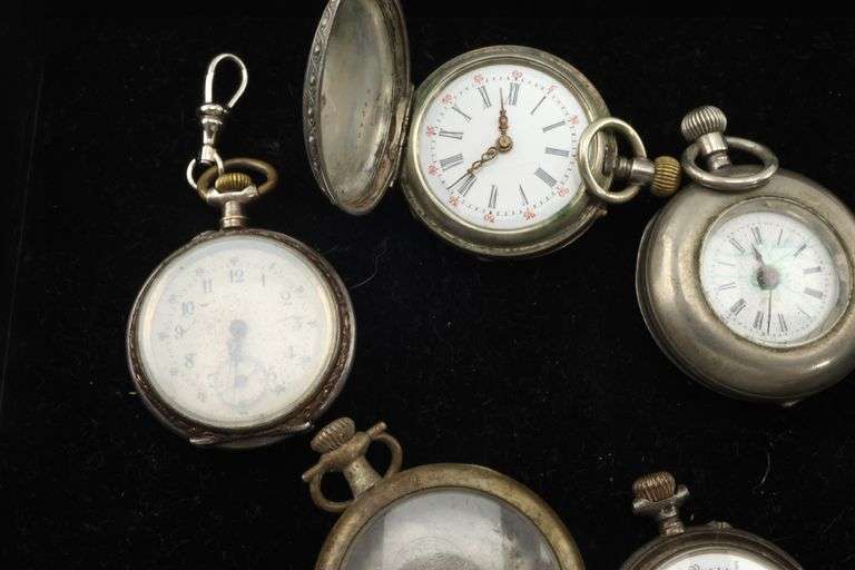 Tray Lot of Vintage Pocket Watches & Case - Dixon's Auction at Crumpton