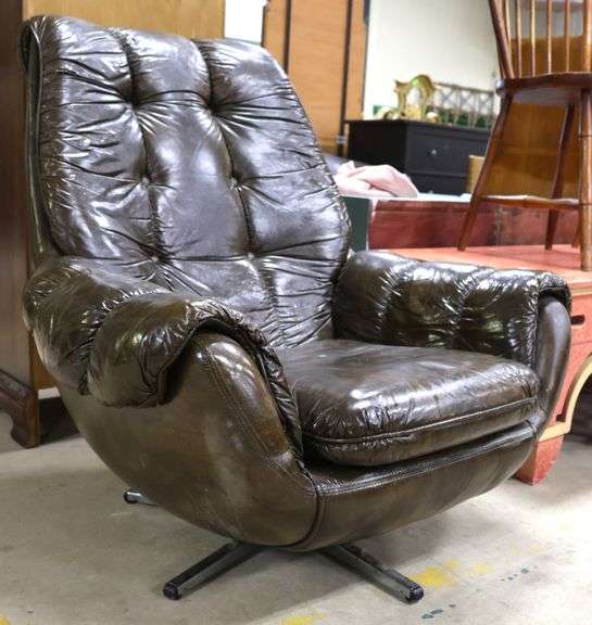 Upholstered MCM Chair - Dixon's Auction at Crumpton