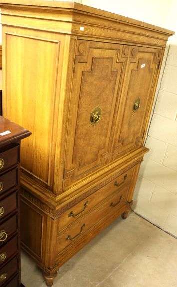 MCM Linen Press - Dixon's Auction at Crumpton