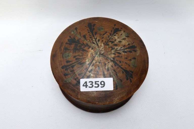 Antique Folk Art Painted Treen Box - Dixon's Auction at Crumpton