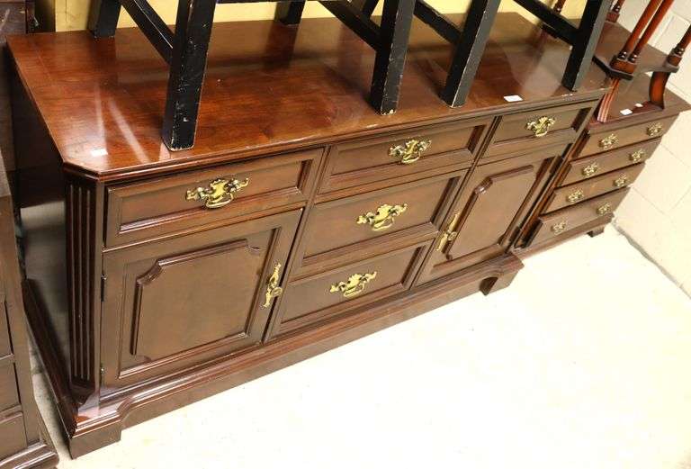 Modern Cherry Server, Wear - Dixon's Auction at Crumpton