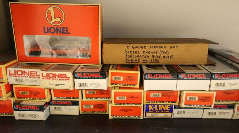 Lot of Model Railroad Lionel Train Cars & Diesel Engine in Boxes ...