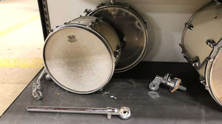 Lot of Tom & Snare Drums - Dixon's Auction at Crumpton