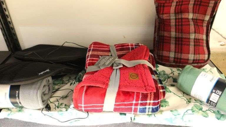 Lot of New Blankets & Homedics Pad - Dixon's Auction at Crumpton