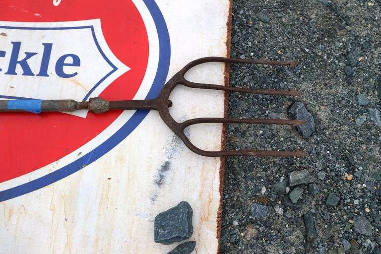 *NO STORAGE* Metal Shakespeare Sign and Frog Gig - Dixon's Auction at ...