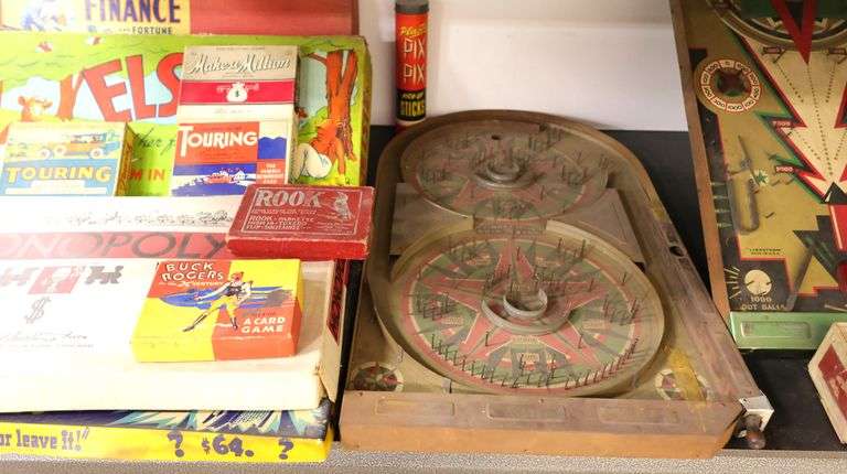 Lot of Vintage Push Em Up & Board Games - Dixon's Auction at Crumpton