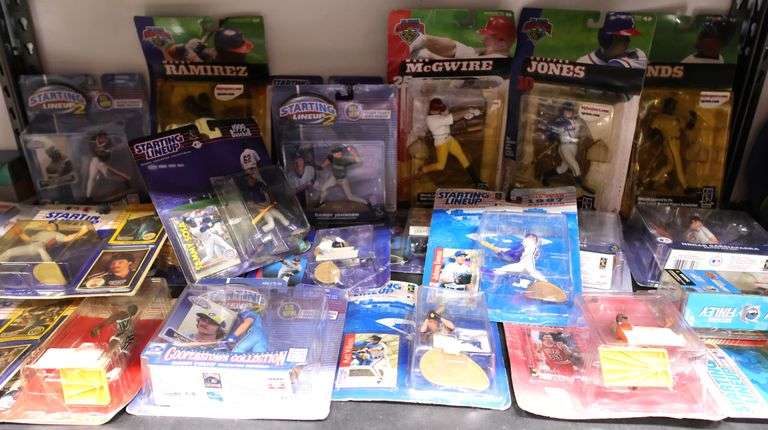 Lot of Vintage Starting Line-Up Baseball & Sports Action Figures ...