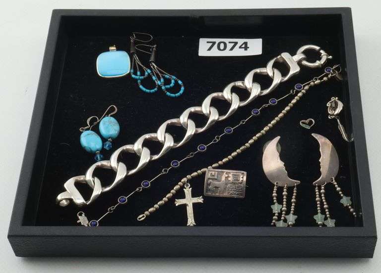 Sterling Silver Jewelry Lot - Dixon's Auction at Crumpton