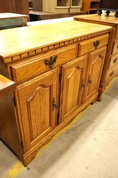 Modern Oak Server - Dixon's Auction at Crumpton