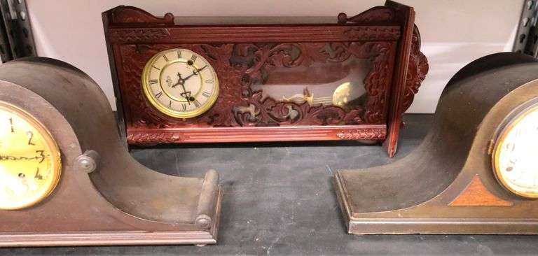 Lot of Vintage & Antique Mantel & Wall Clocks - Dixon's Auction at Crumpton
