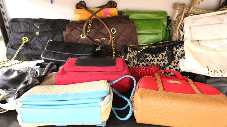 Lot of Women's Handbag Purses - Dixon's Auction at Crumpton