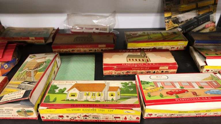 Lot of Vintage Model Railroad Buildings By Plasticville - Dixon's ...