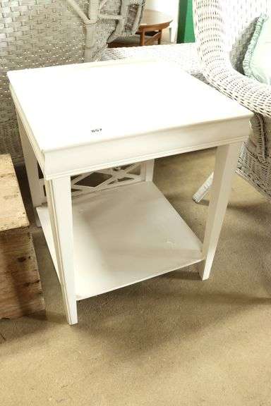 Modern White End Table - Dixon's Auction at Crumpton