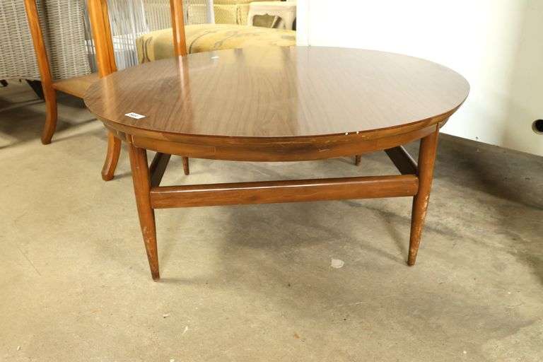 MCM Round Coffee Table - Dixon's Auction at Crumpton