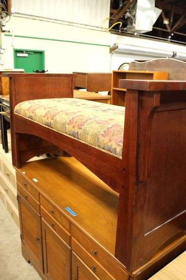 Mission Style Oak Window Seat - Dixon's Auction at Crumpton