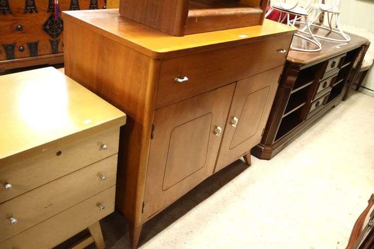 MCM Style Server - Dixon's Auction at Crumpton