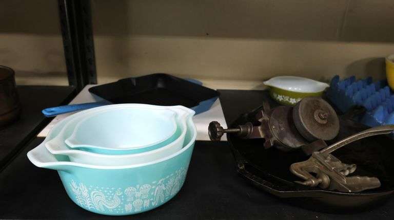 Lot Vintage Pyrex Nesting Bowls, Cast Iron Skillets & Cooking Tools ...