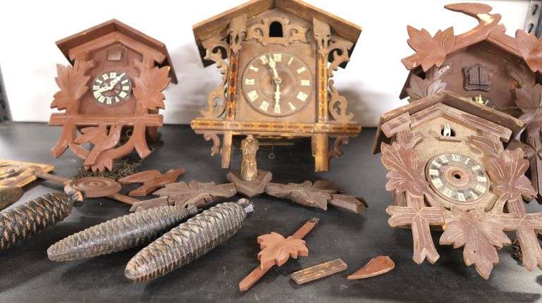 Collection of Vintage Cuckoo Clocks - Dixon's Auction at Crumpton