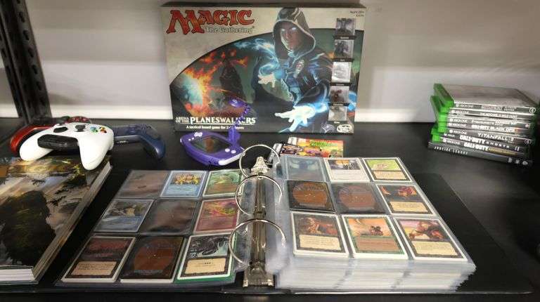 Lot of Magic the Gathering Cards / Book, Xbox One Games, Controllers ...