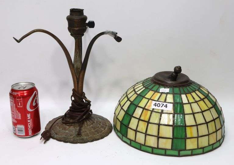 Antique Tiffany Studios Stained Glass Table Lamp W 445 Base-Finial is ...