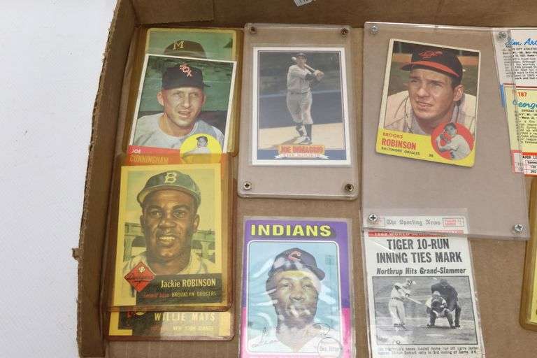 Lot of Baseball Cards - Dixon's Auction at Crumpton