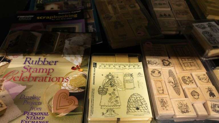 Collection of Rubber Crafting Ink Stamps - Dixon's Auction at Crumpton