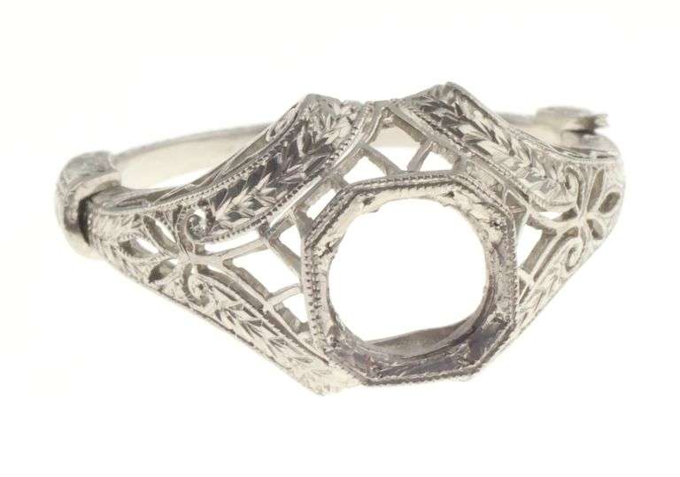 18k Gold Filigree Hinged Shank Setting 4.7g - Dixon's Auction at Crumpton